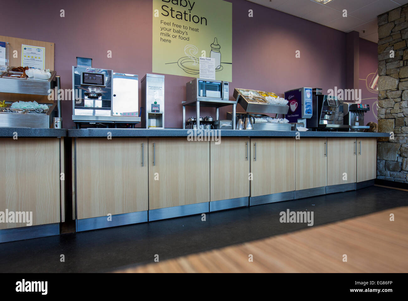 Supermarket asda shopping interior hi-res stock photography and images ...