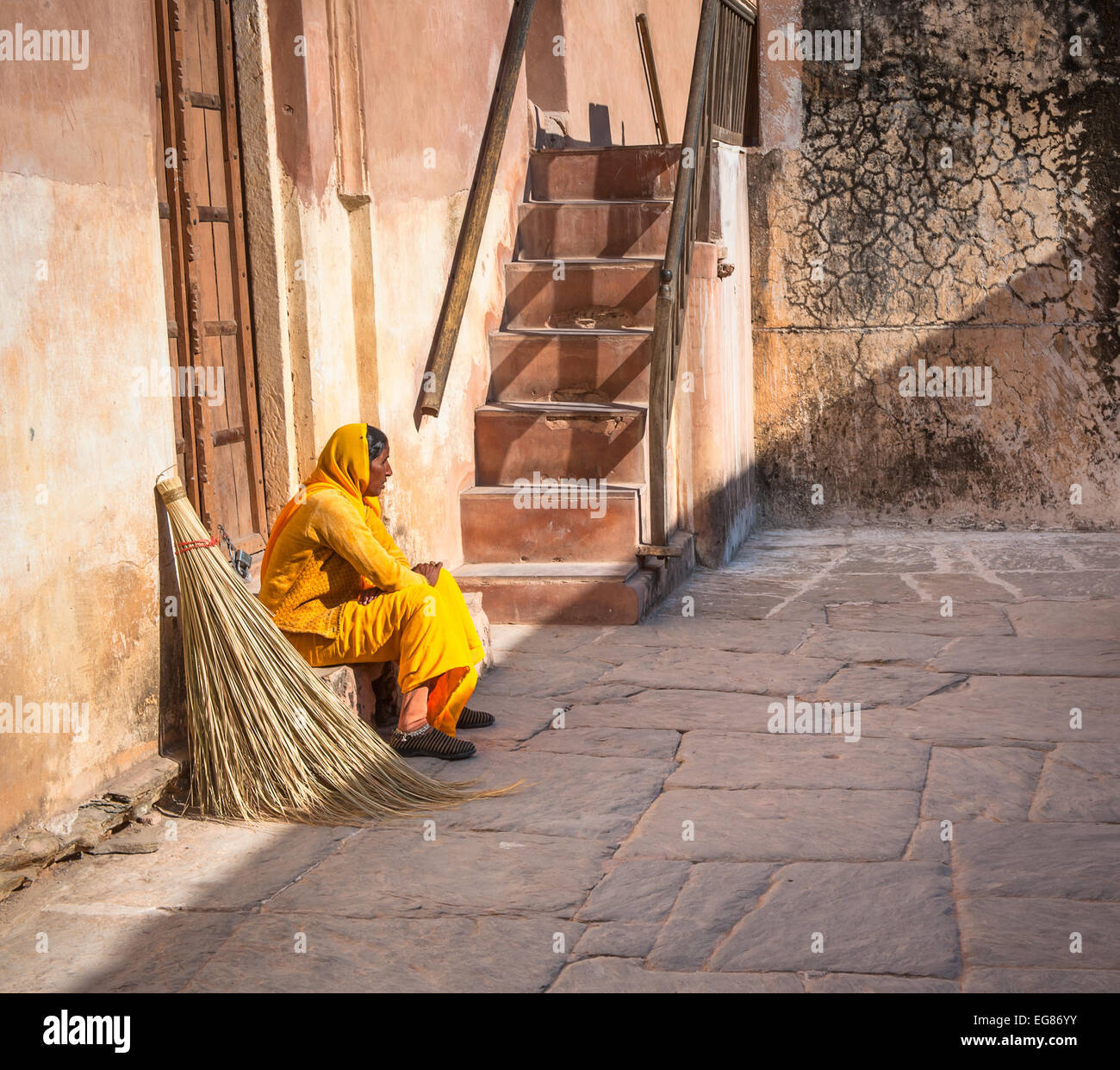 Indian woman cleaner hi-res stock photography and images - Alamy