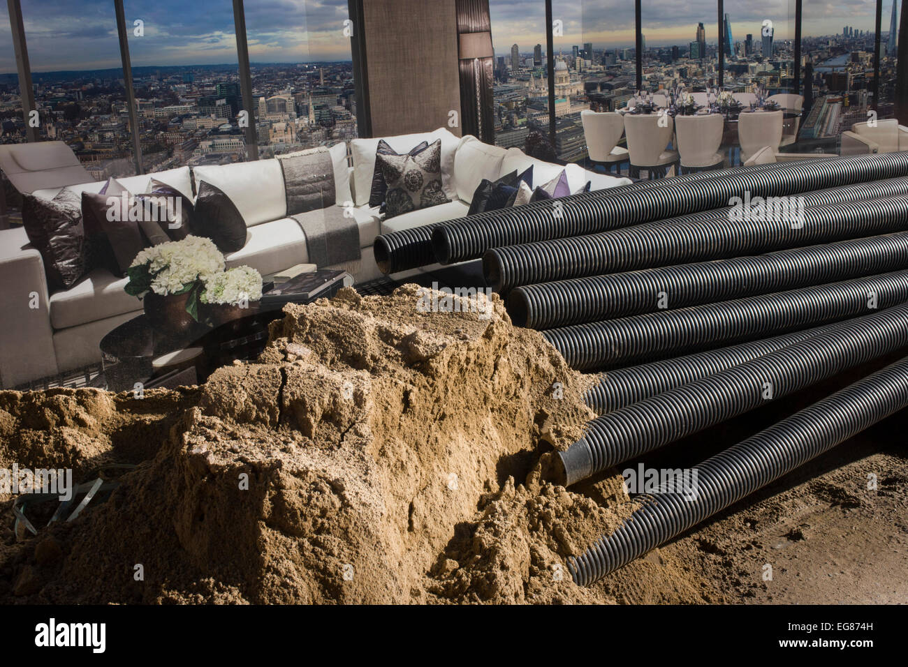 Blackfriars property development marketing suite hoarding and ...