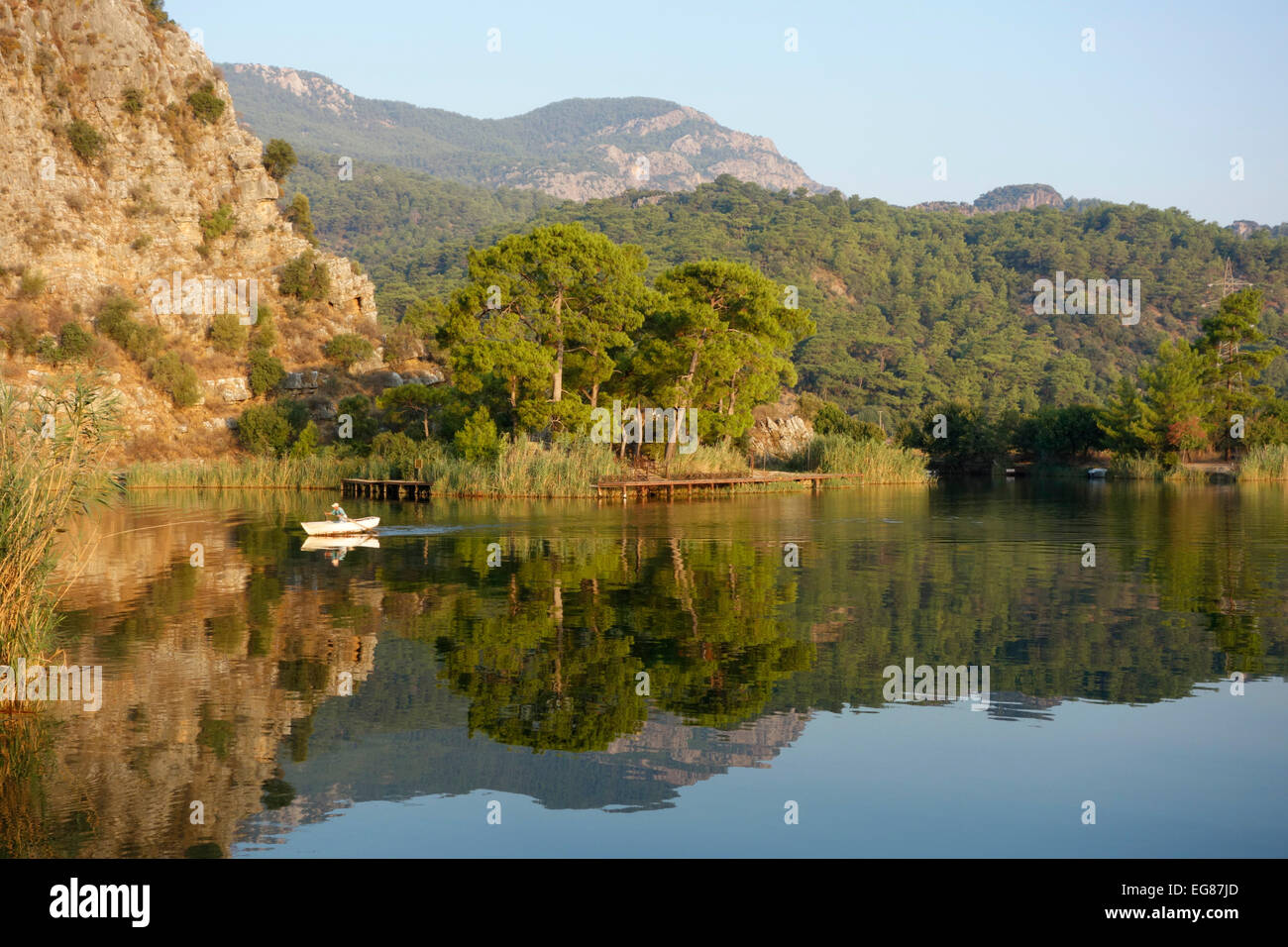 Rowing across hi-res stock photography and images - Alamy