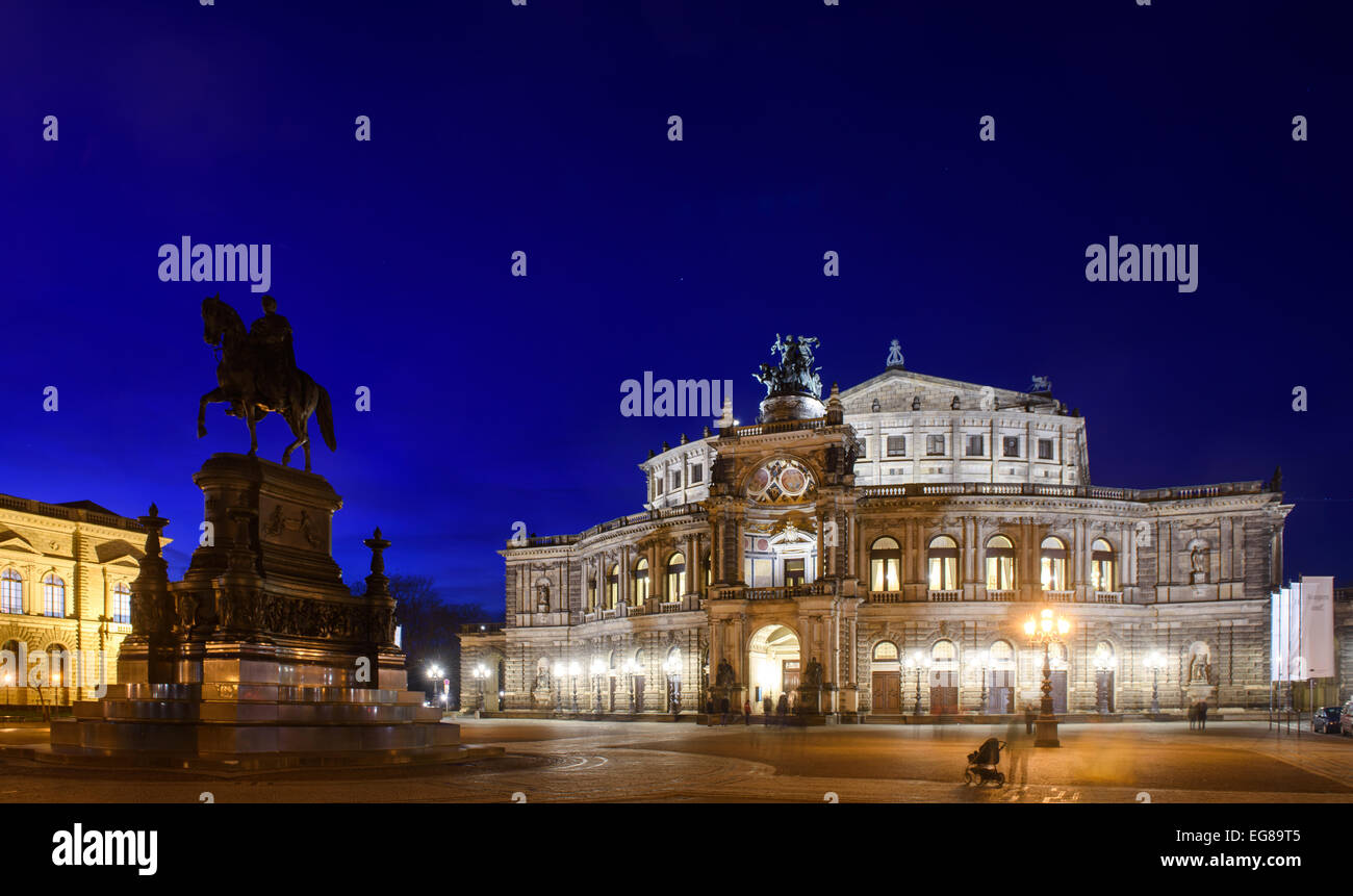 Dresden, Germany. 13th Jan, 2015. The illuminated Semperoper opera ...