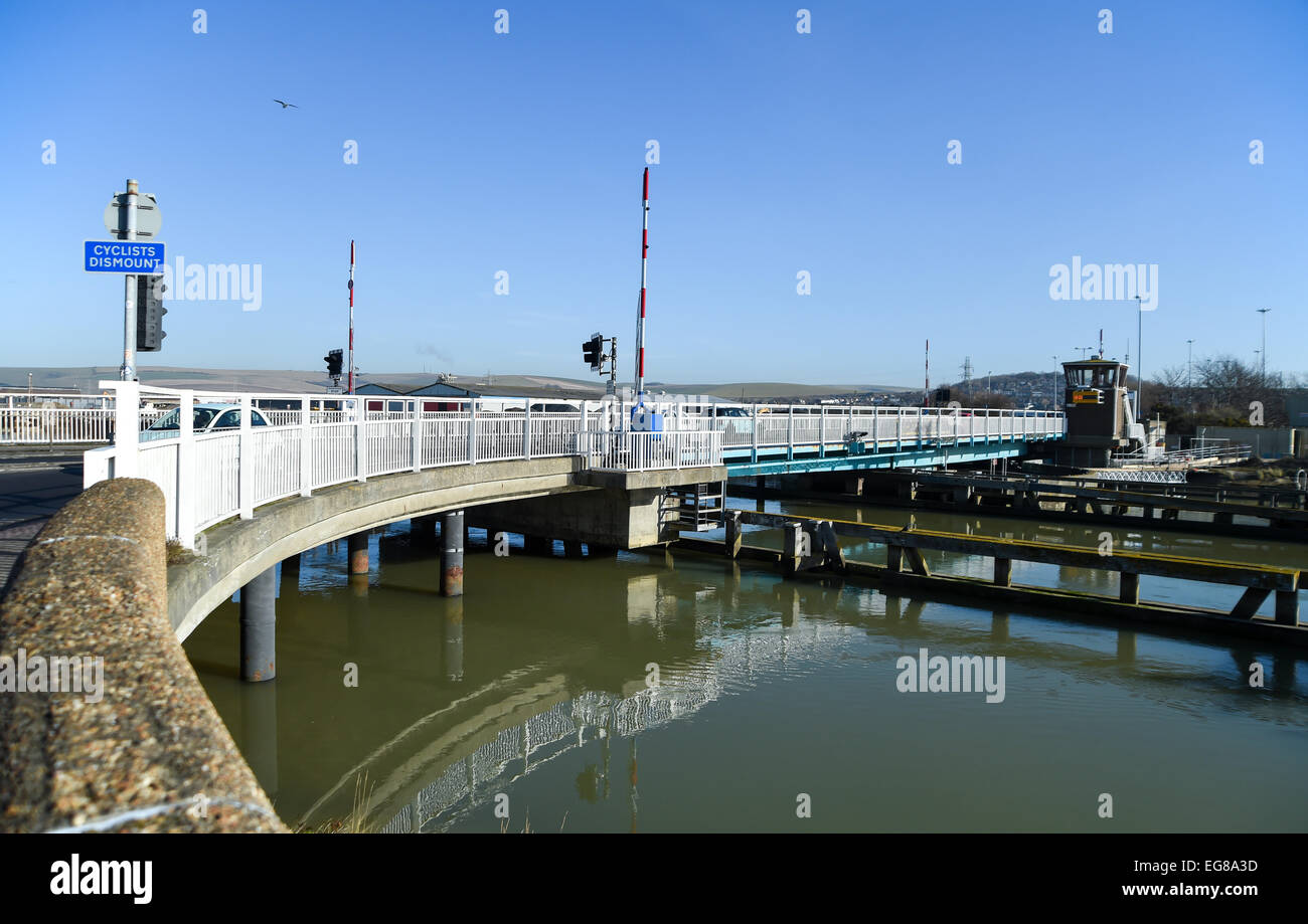 Newhaven swing bridge uk hi-res stock photography and images - Alamy
