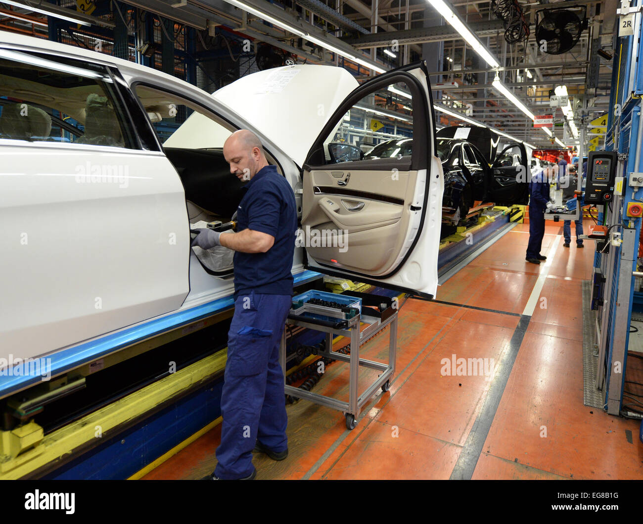 Mercedes production line hi-res stock photography and images - Alamy