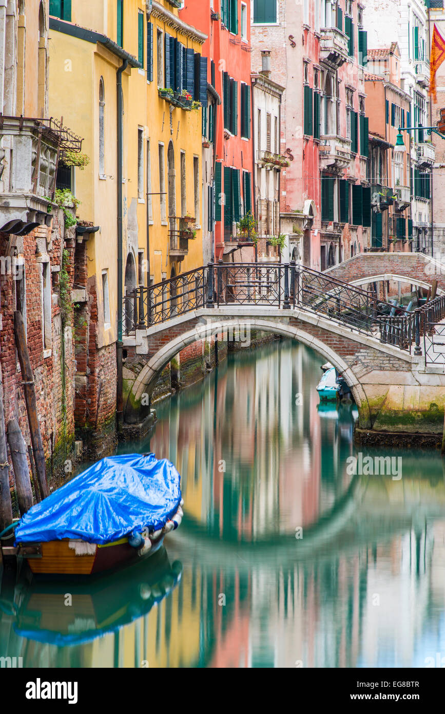 Stone bridge buildings italy hi-res stock photography and images - Alamy