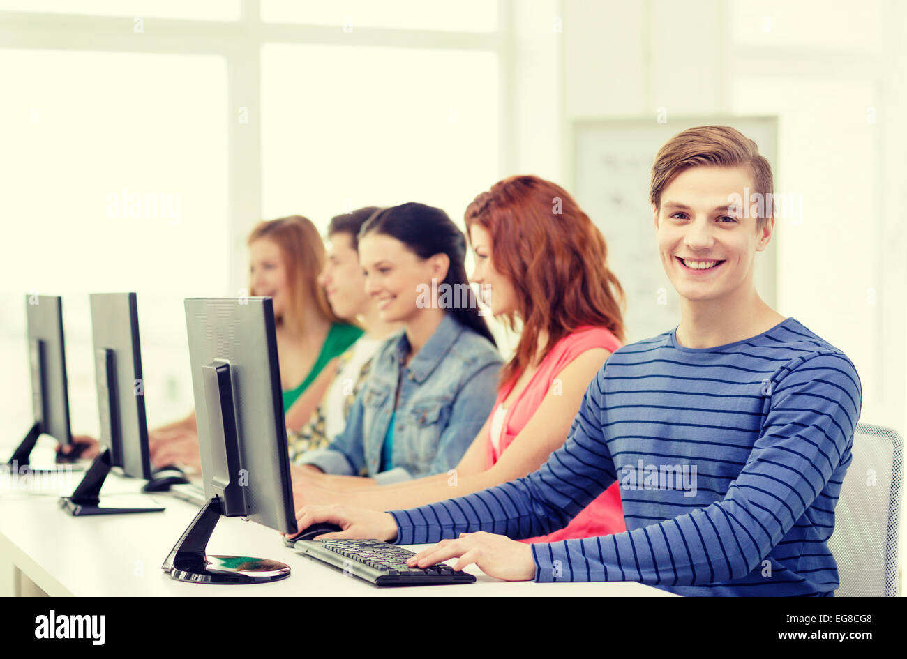 Computer homework class hi-res stock photography and images - Alamy
