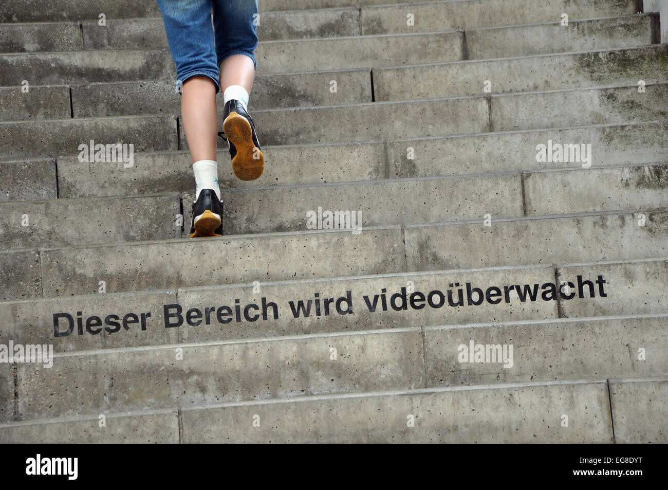 Warning security cameras in use sign hi-res stock photography and ...