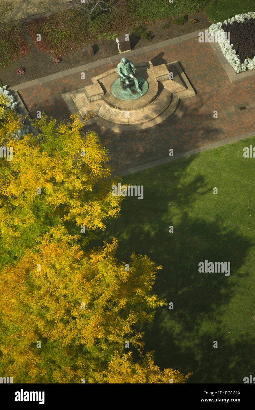 FALL FOLIAGE TOM JOHNSON STATUE PUBLIC SQUARE DOWNTOWN CLEVELAND OHIO ...