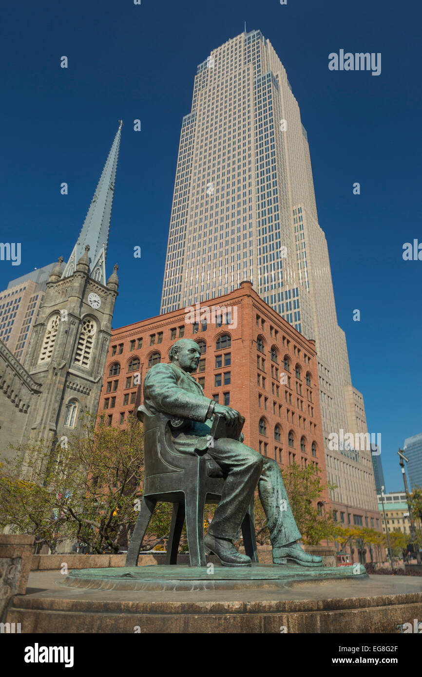 KEY BANK TOWER SKYSCRAPER (©CESAR PELLI 1991) TOM JOHNSON STATUE PUBLIC ...