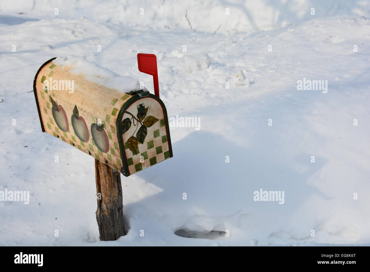 You've got mail!! Quaint mailbox with red flag up Stock Photo - Alamy