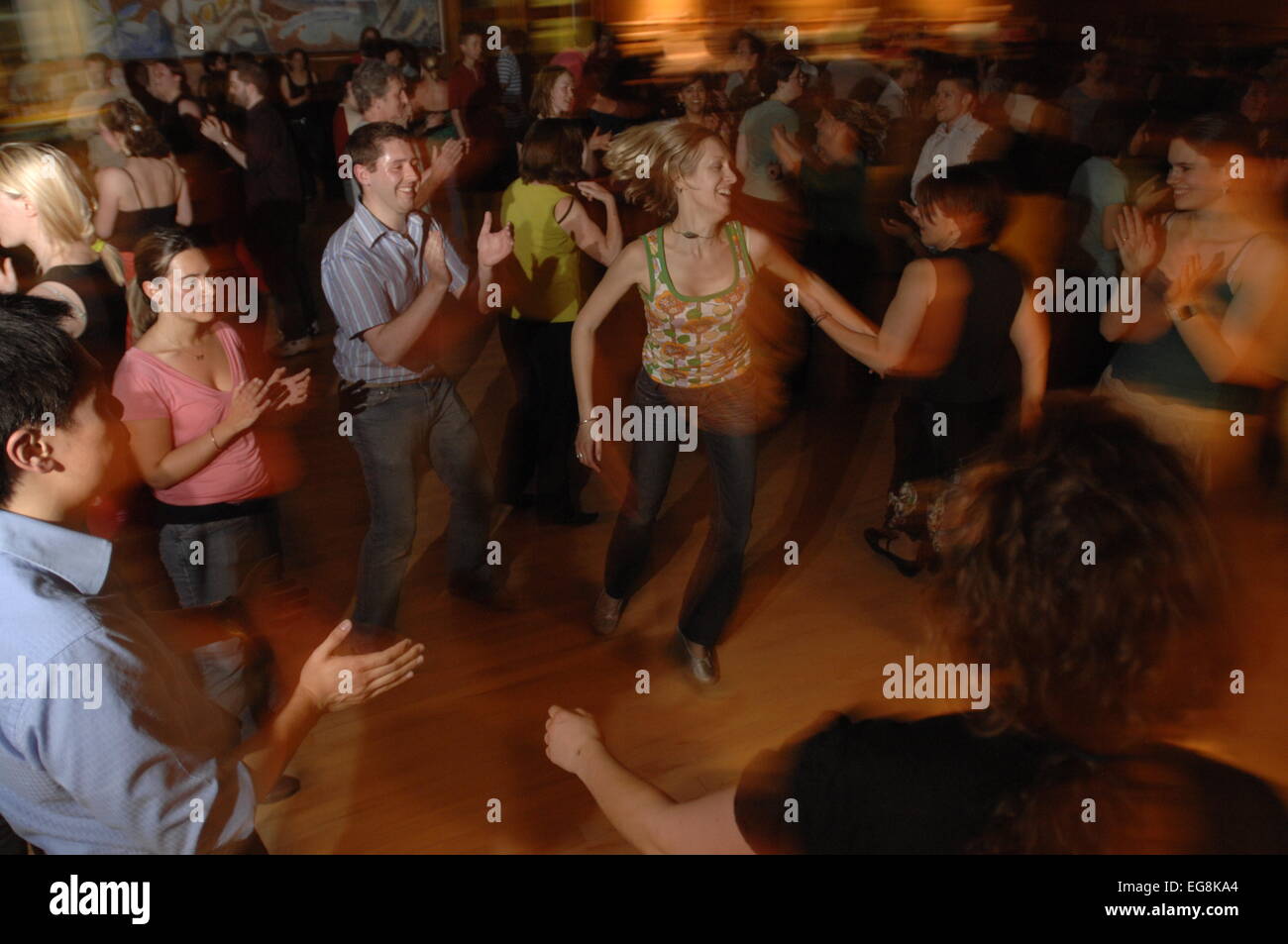 Scottish ceilidh dancing hi-res stock photography and images - Alamy