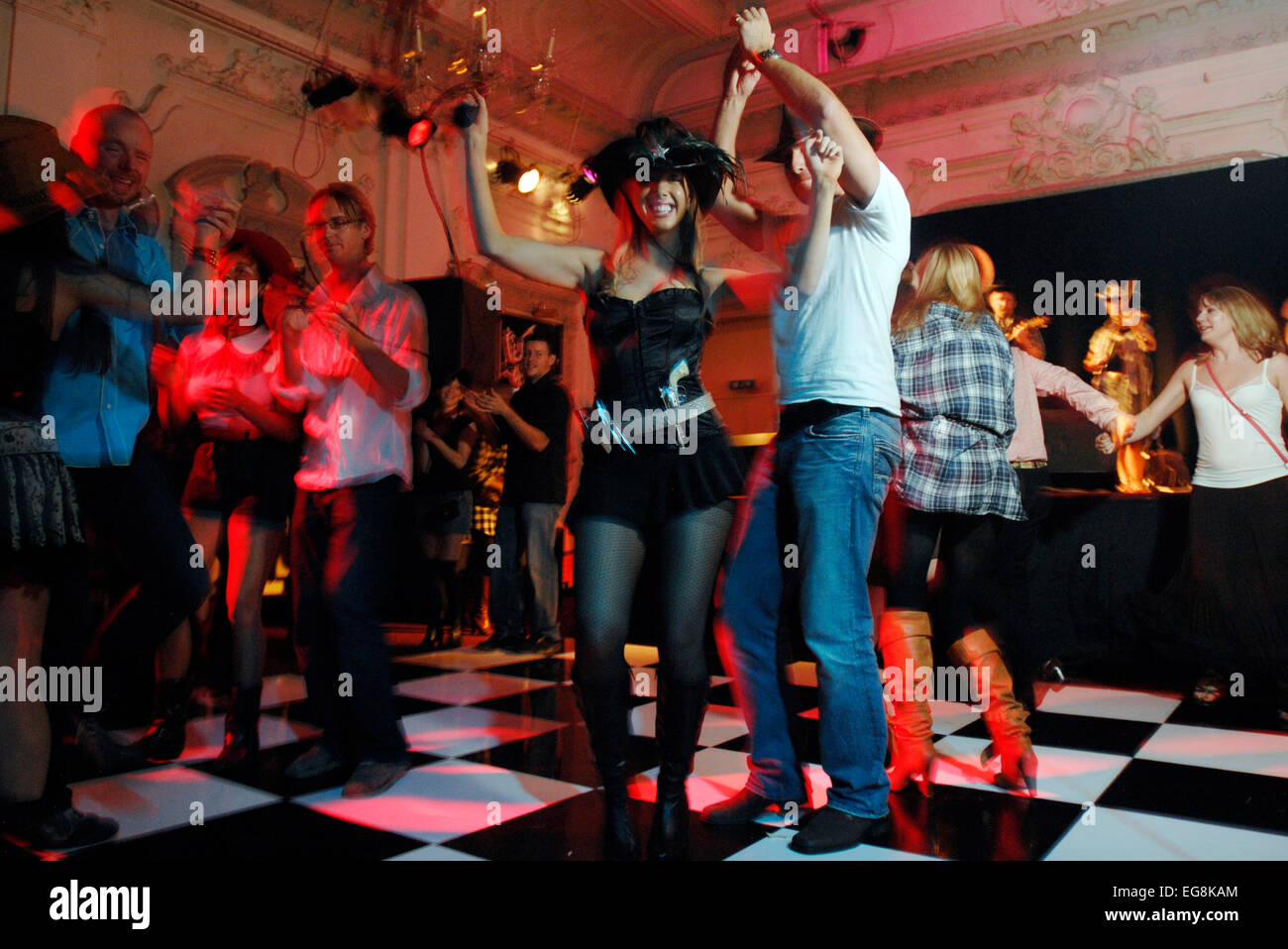 Burlesque troupe hi-res stock photography and images - Alamy