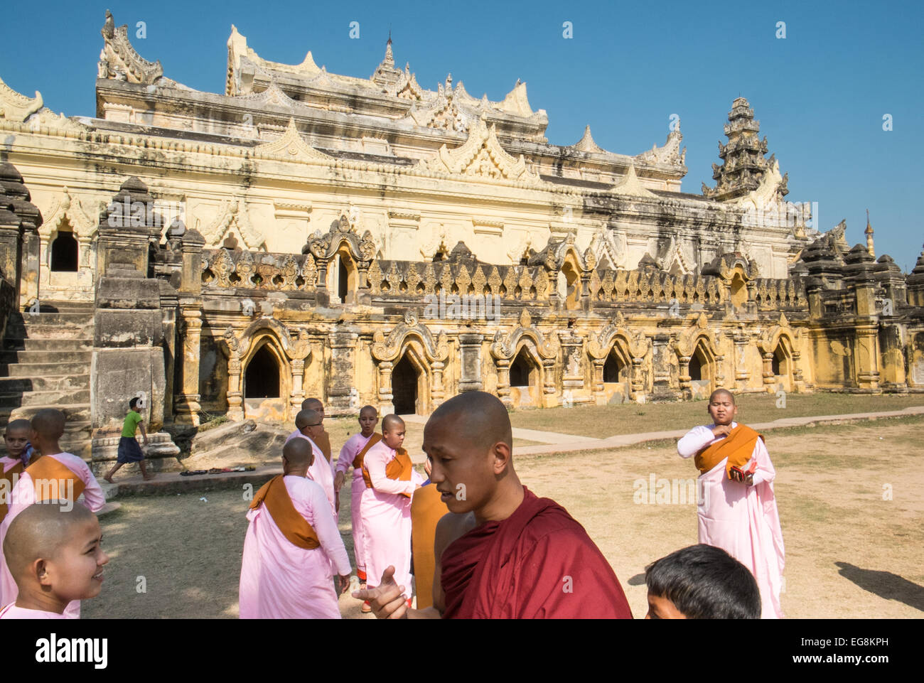 Myanmar religious sites hi-res stock photography and images - Alamy