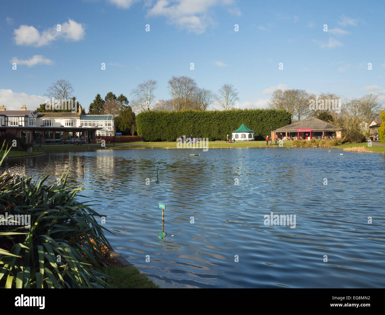 Lake in burnby hall gardens hi-res stock photography and images - Alamy