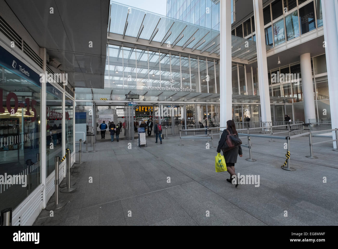 London Bridge Train Station High Resolution Stock Photography and ...