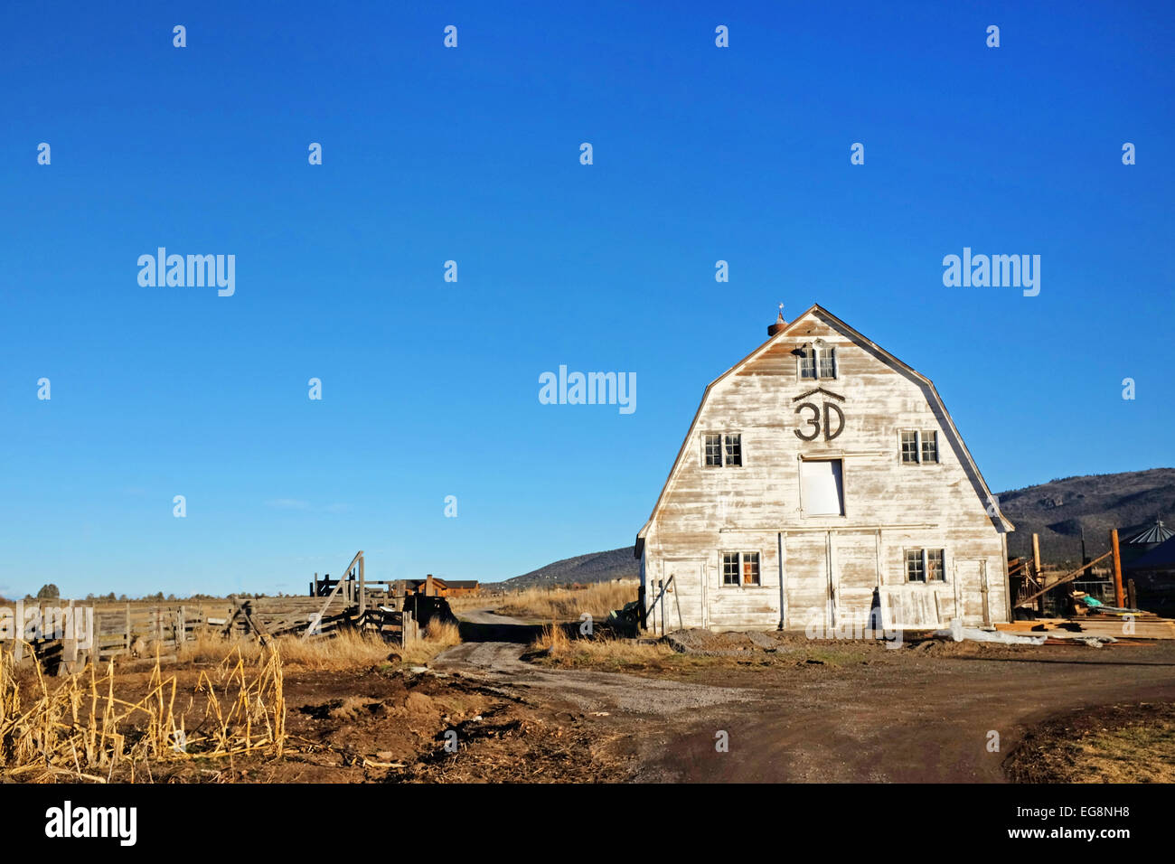 An old white barn on a ranch near Powell Butte, Oregon Stock Photo - Alamy