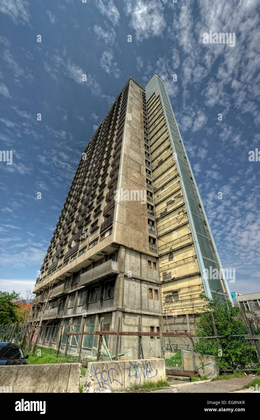 Ancient high rise building hi-res stock photography and images - Alamy
