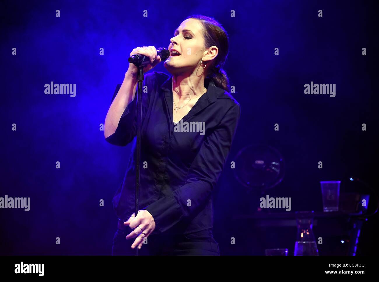 Alison moyet hi-res stock photography and images - Alamy