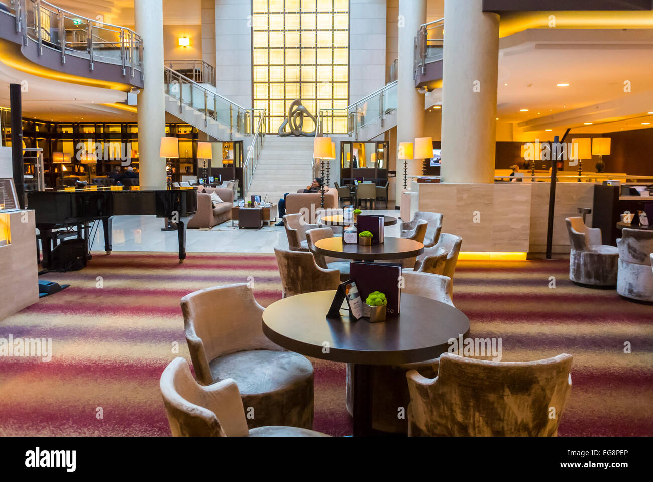 Luxury hilton hotel berlin design hi-res stock photography and images ...