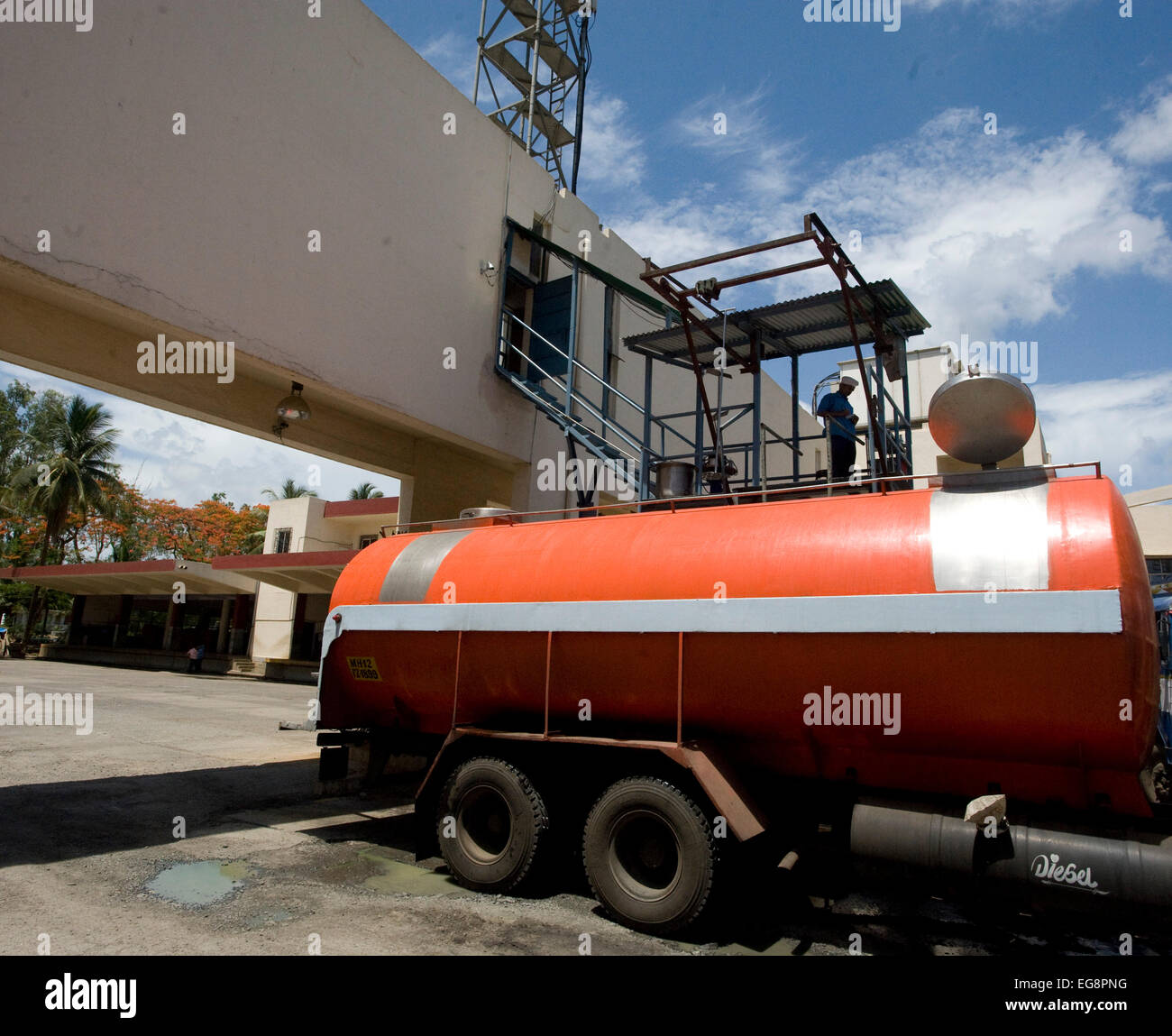 Milk lorry hi-res stock photography and images - Alamy