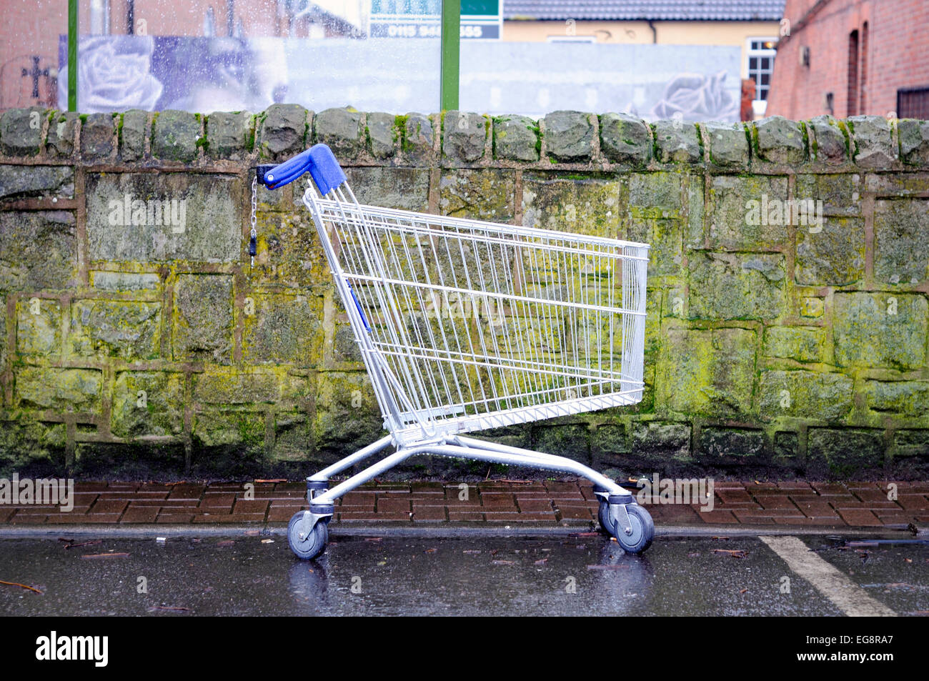 Shopping carts tesco hi-res stock photography and images - Alamy