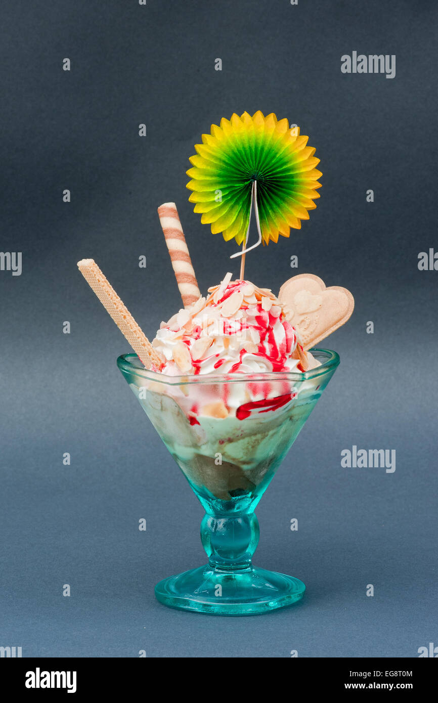 Ice sundae on gray background Stock Photo - Alamy