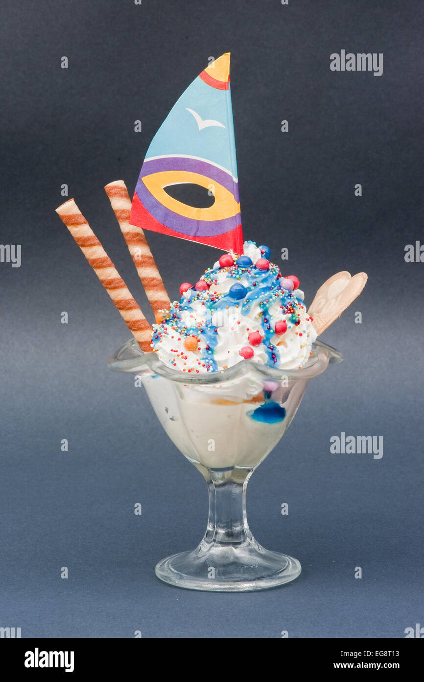 Ice sundae on gray background Stock Photo - Alamy