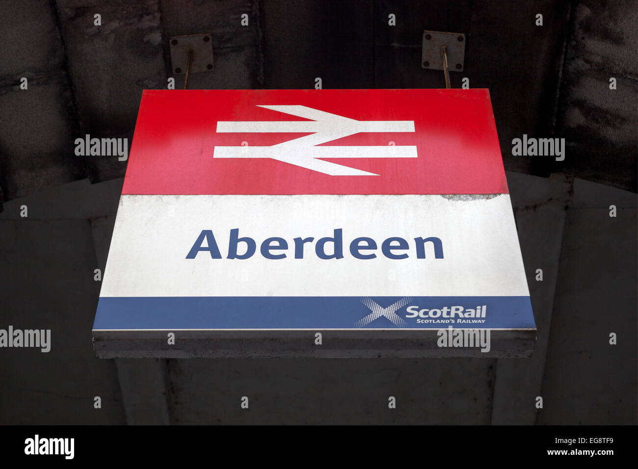 Scotrail sign hi-res stock photography and images - Alamy