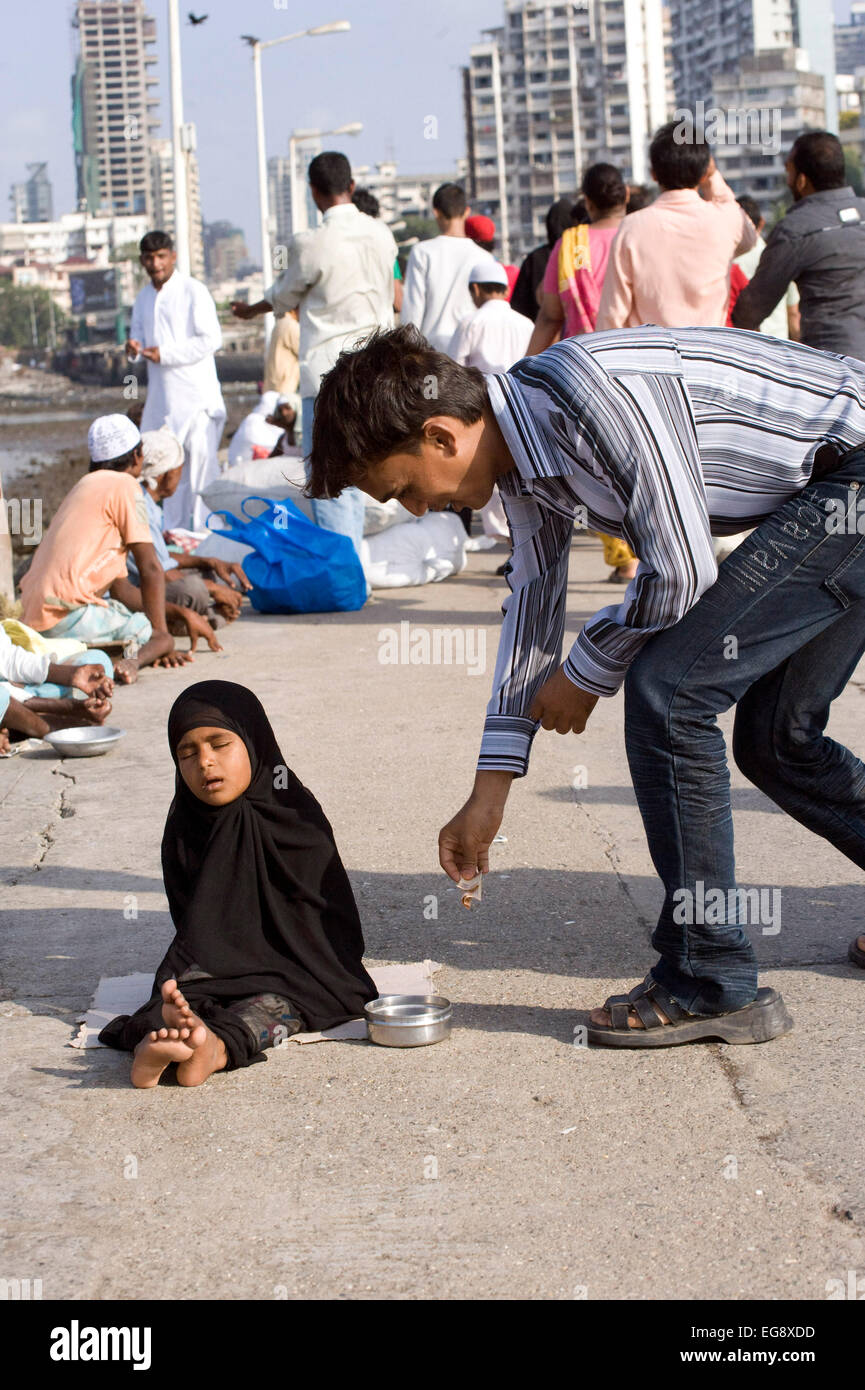 Child beggars hi-res stock photography and images - Alamy