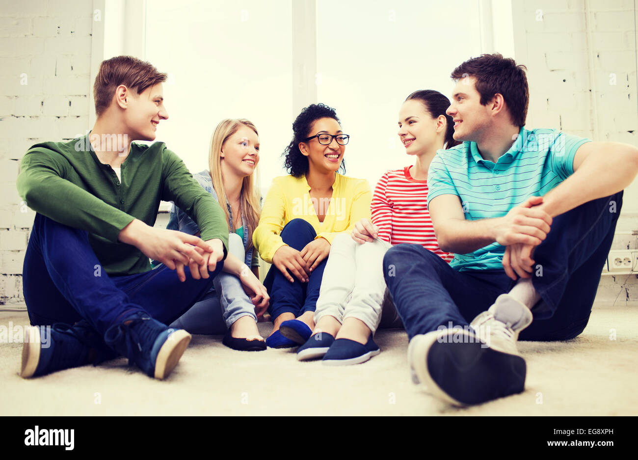 Five people having fun hi-res stock photography and images - Alamy