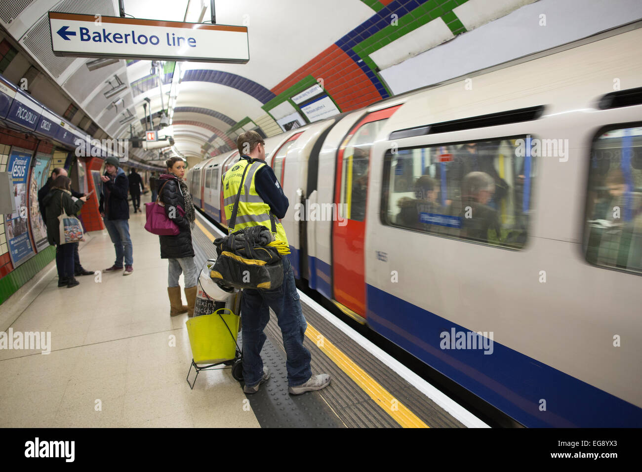 Piccadilly line london tube hi-res stock photography and images - Alamy