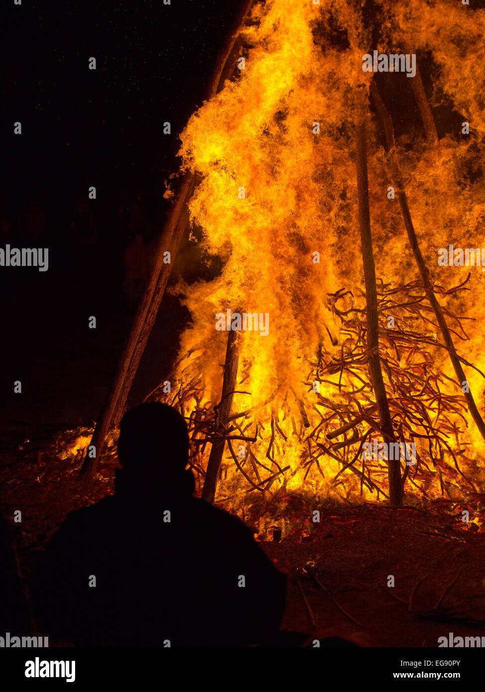 Guy fawkes bonfire hi-res stock photography and images - Alamy