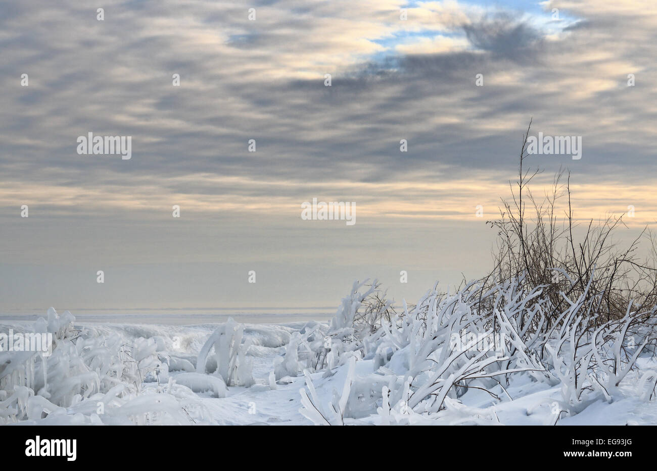 Frozen shoreline of Lake Ontario in Toronto during a deep freeze period ...