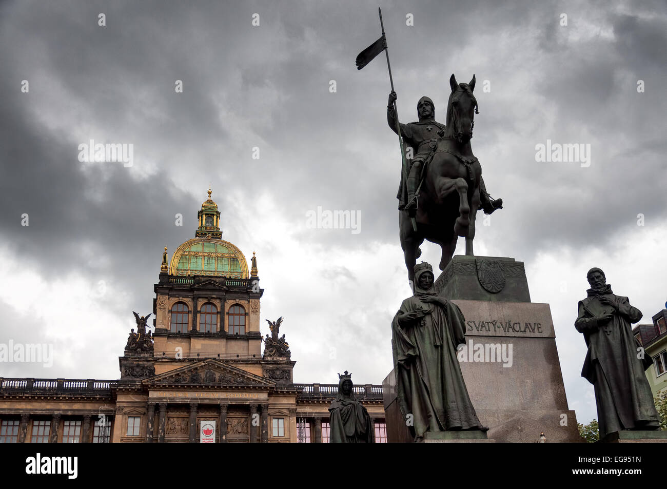 Prague sculpture hi-res stock photography and images - Alamy