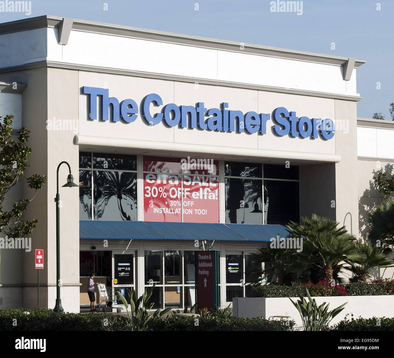 Container store retail chain hi-res stock photography and images - Alamy