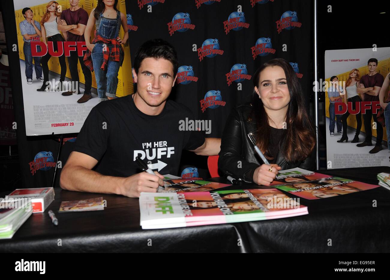 Robbie Amell The Duff Pizza