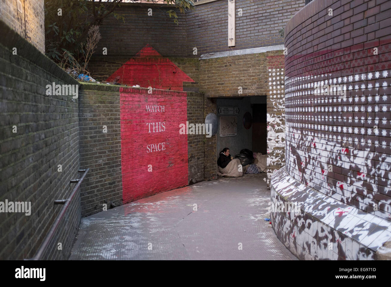 Underpass sign hi-res stock photography and images - Alamy