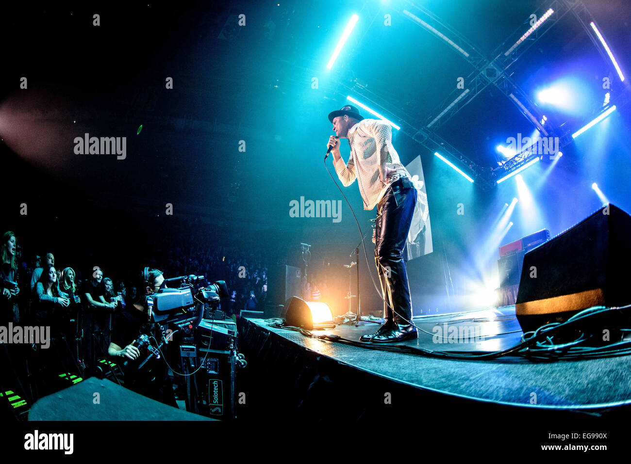 Toronto, Ontario, Canada. 19th Feb, 2015. GORDON DOWNIE, lead singer of ...