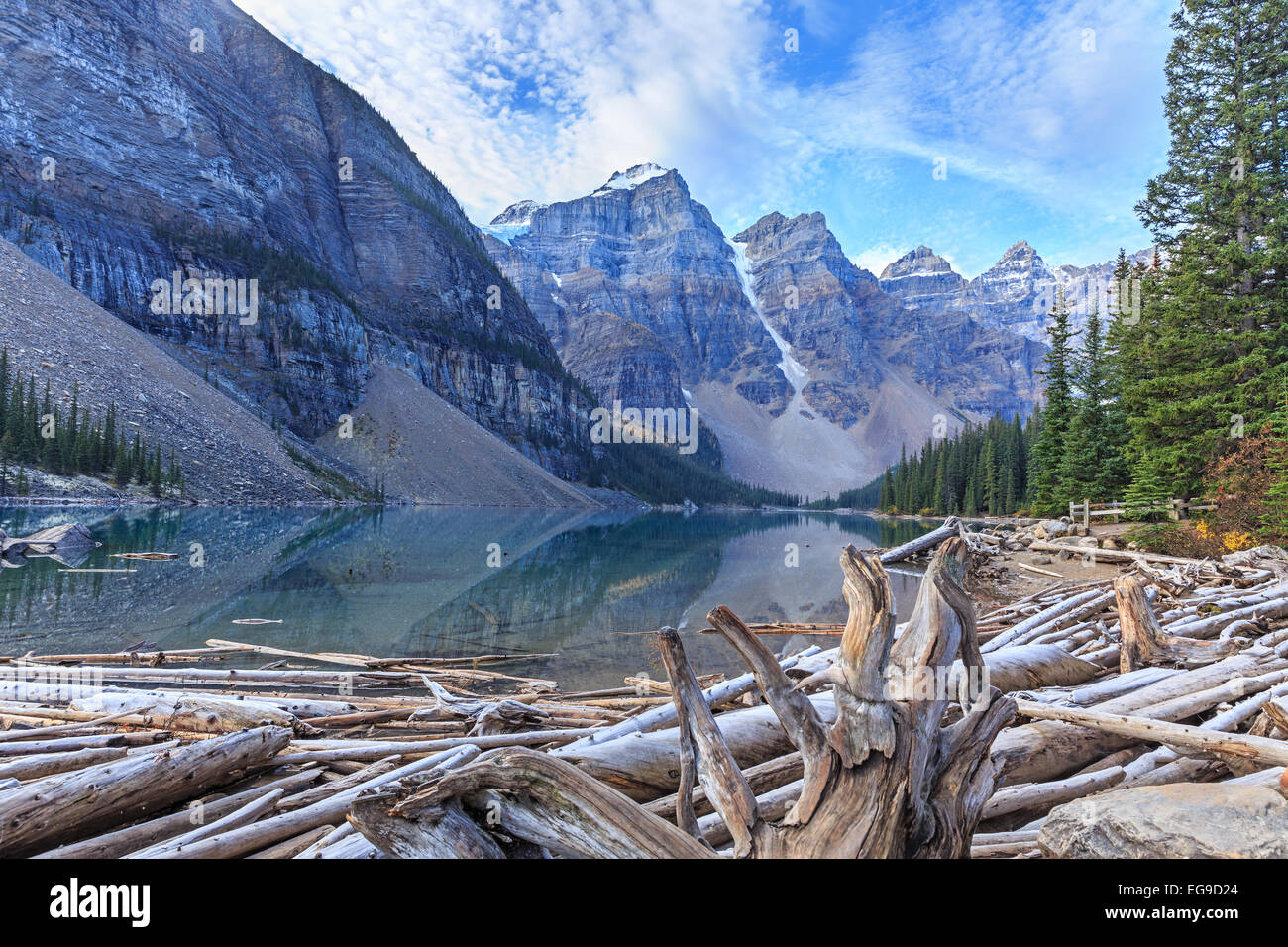 Moraine lake canada hi-res stock photography and images - Alamy
