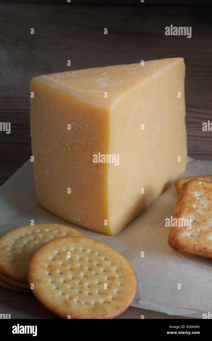 Double gloucester cheese hi-res stock photography and images - Alamy