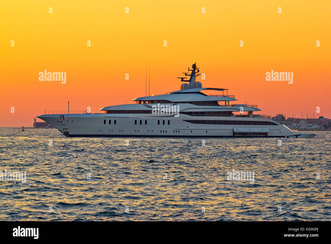 Superyacht side view High Resolution Stock Photography and Images - Alamy