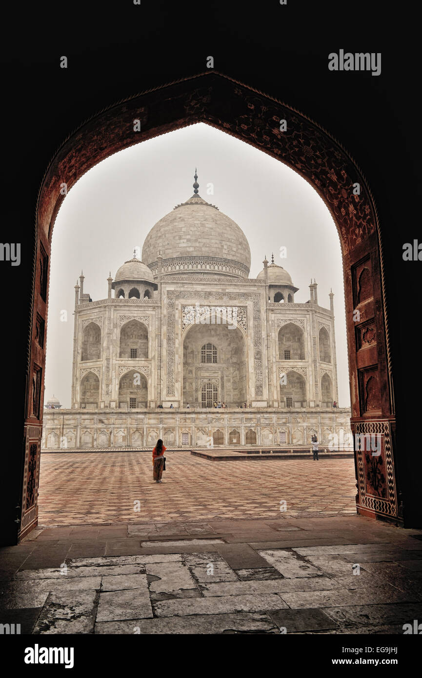Taj Mahal from Masjid gate Stock Photo - Alamy