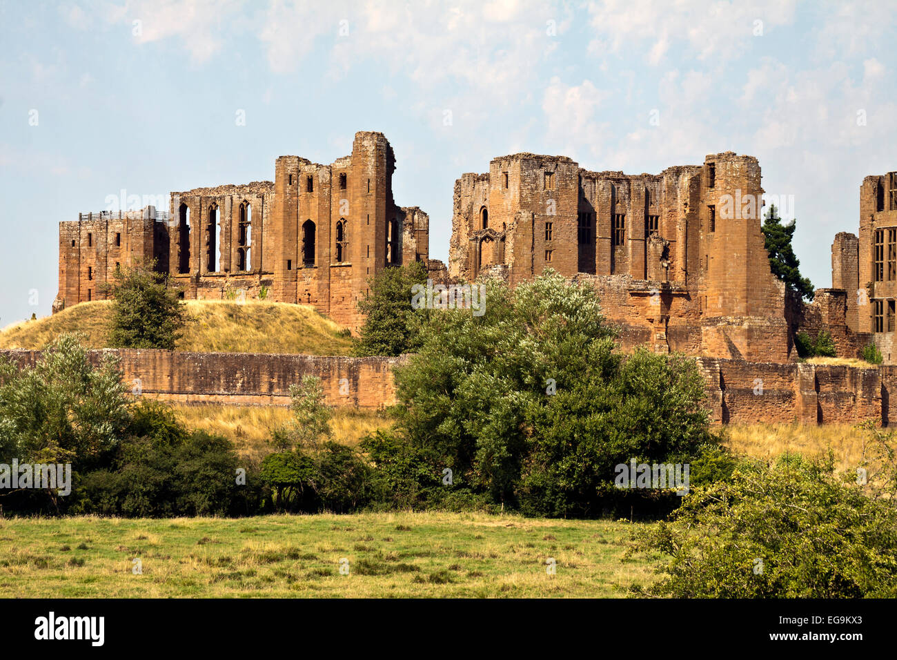 Kenilworth, England-August 1, 2013:Kenilworth Castle and Elizabethan ...