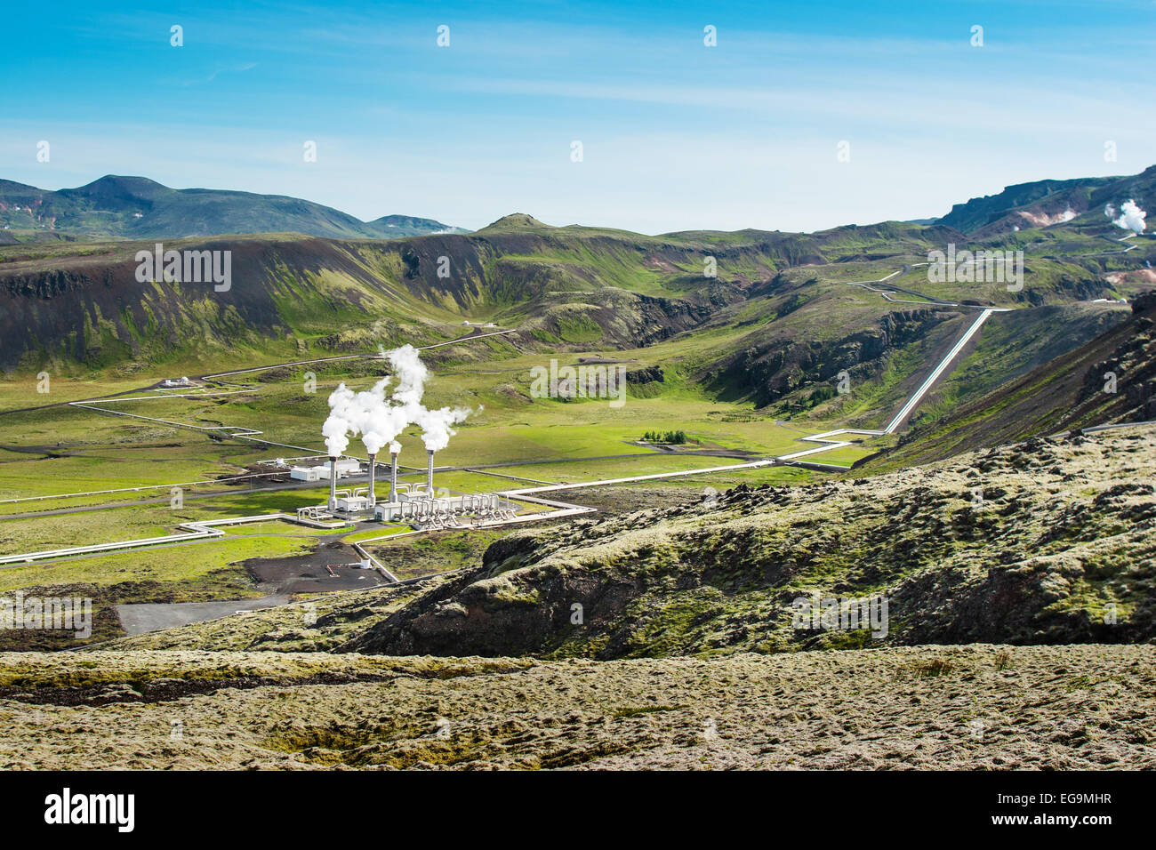Nesjavellir Power Plant , the largest geothermal power plant in Iceland ...
