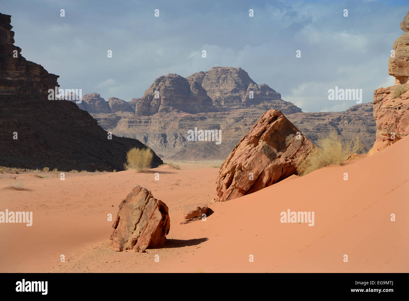 Monolithic rockscapes hi-res stock photography and images - Alamy