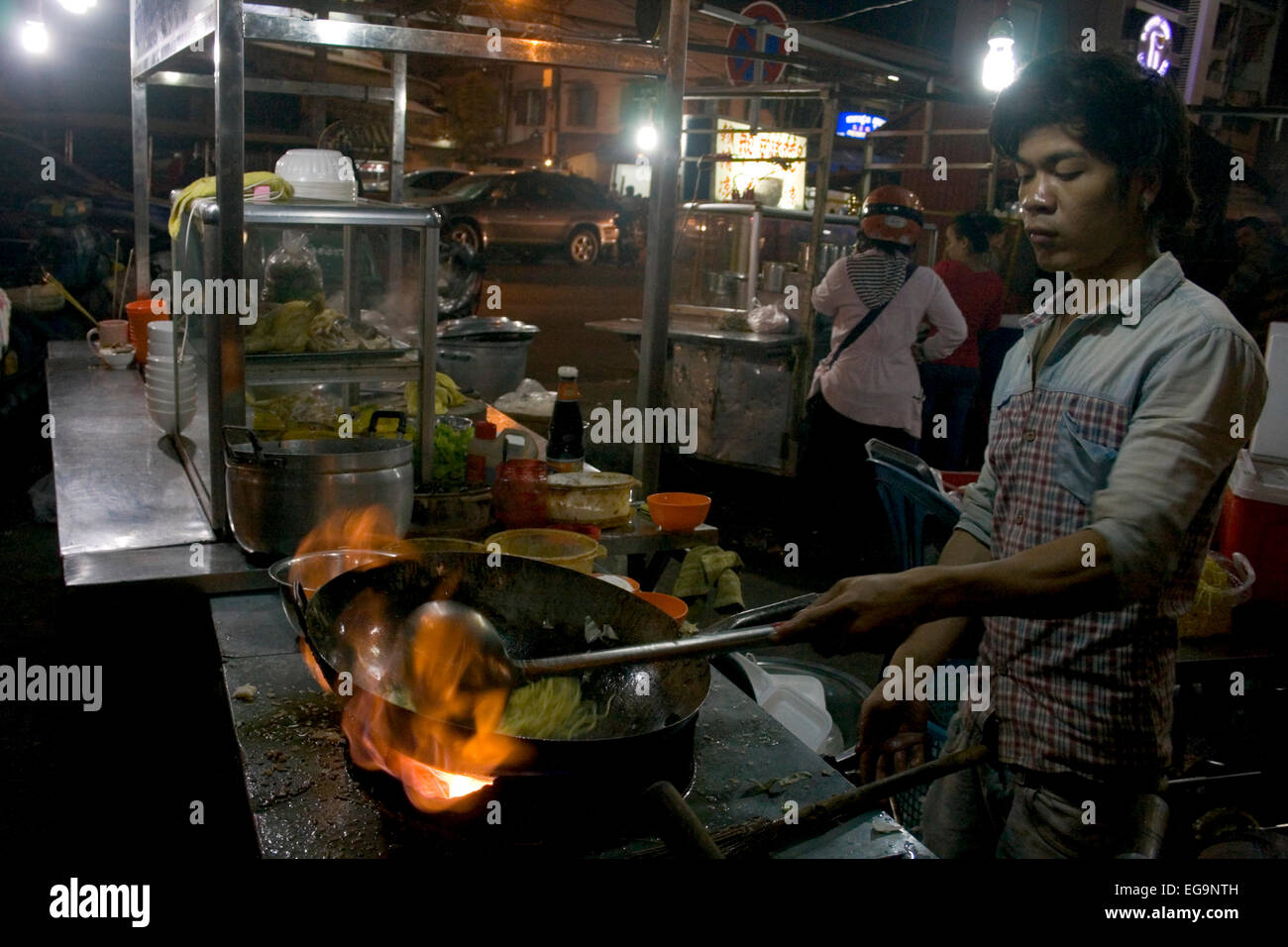 Frying pan flame hi-res stock photography and images - Alamy