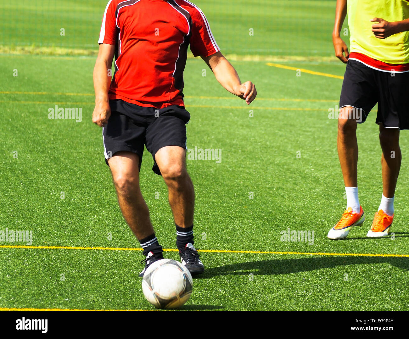 Soccer playing man hi-res stock photography and images - Alamy