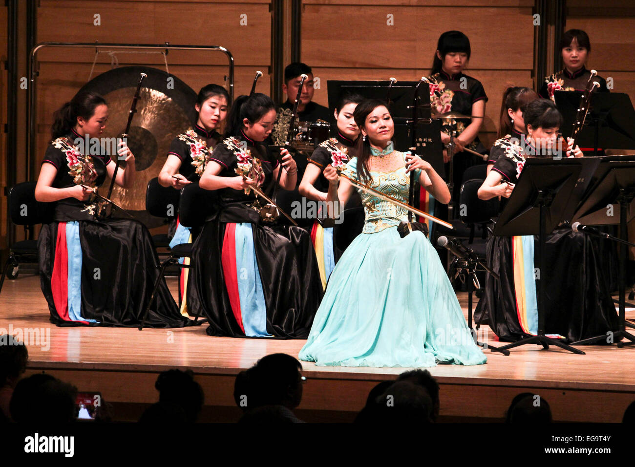 Traditional chinese music hi-res stock photography and images - Alamy