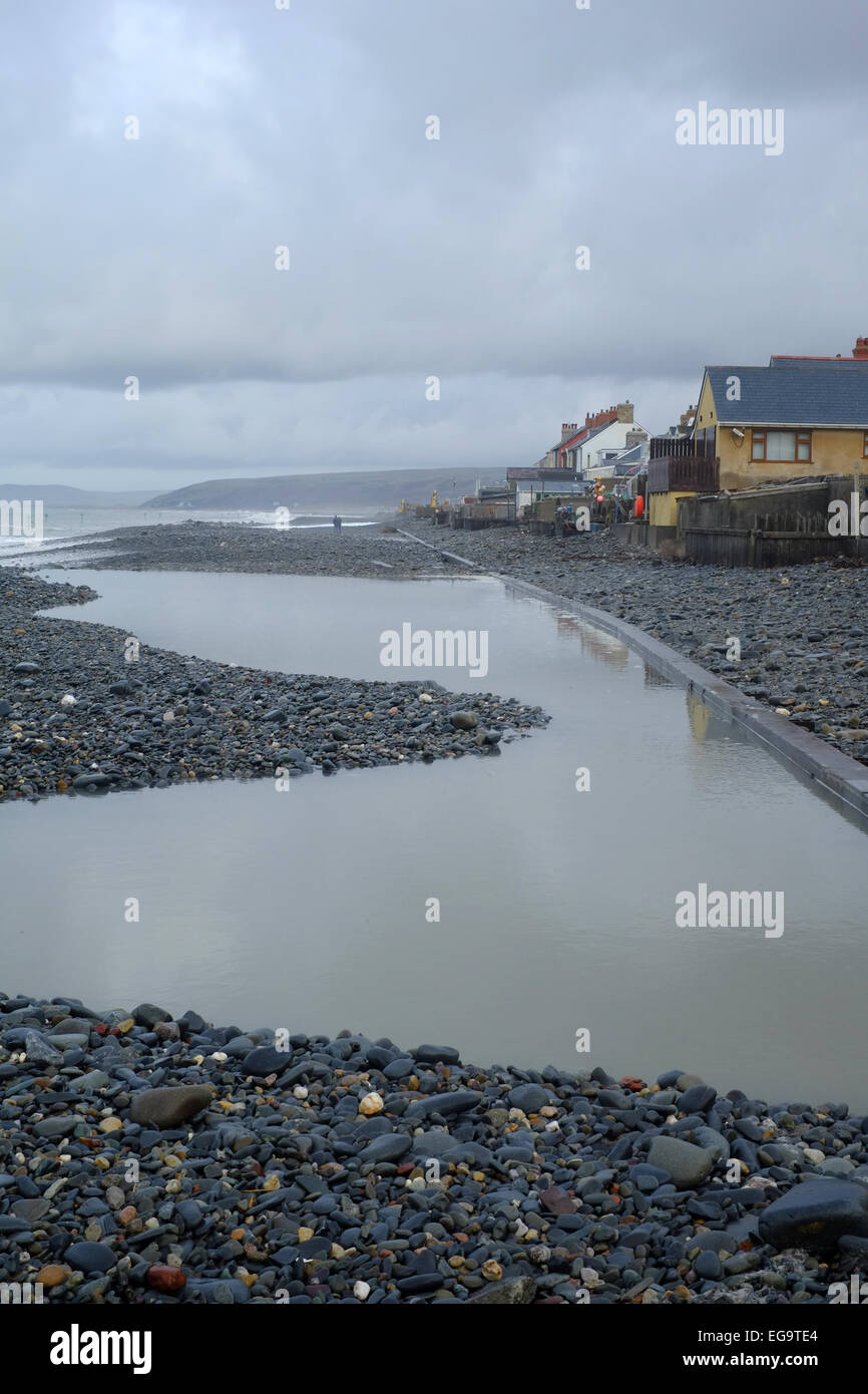 High tide flooding in Borth, Ceredigion, Wales Stock Photo - Alamy