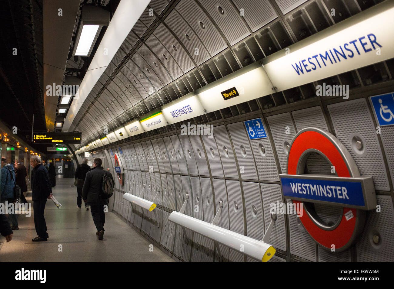The platform at Westminster TFL underground station, on the Jubilee ...