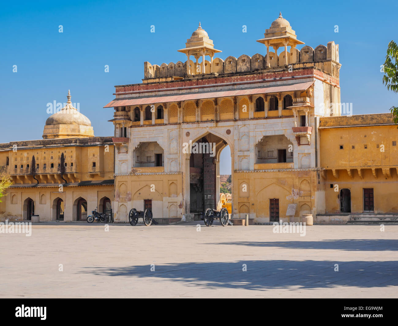 The Gate to Amber Fort in Jaipur, Rajasthan, India Stock Photo - Alamy